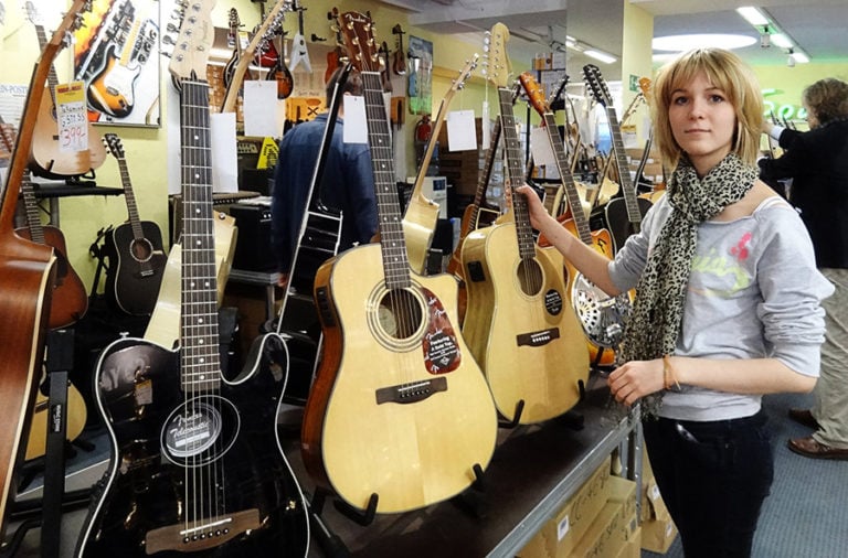 Music Store Köln (Cologne) – We’re In Heaven! – MonaLisa Twins