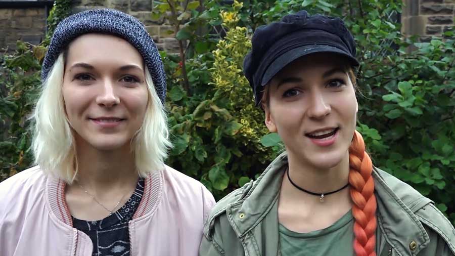 Alexander-Demin-900 – MonaLisa Twins